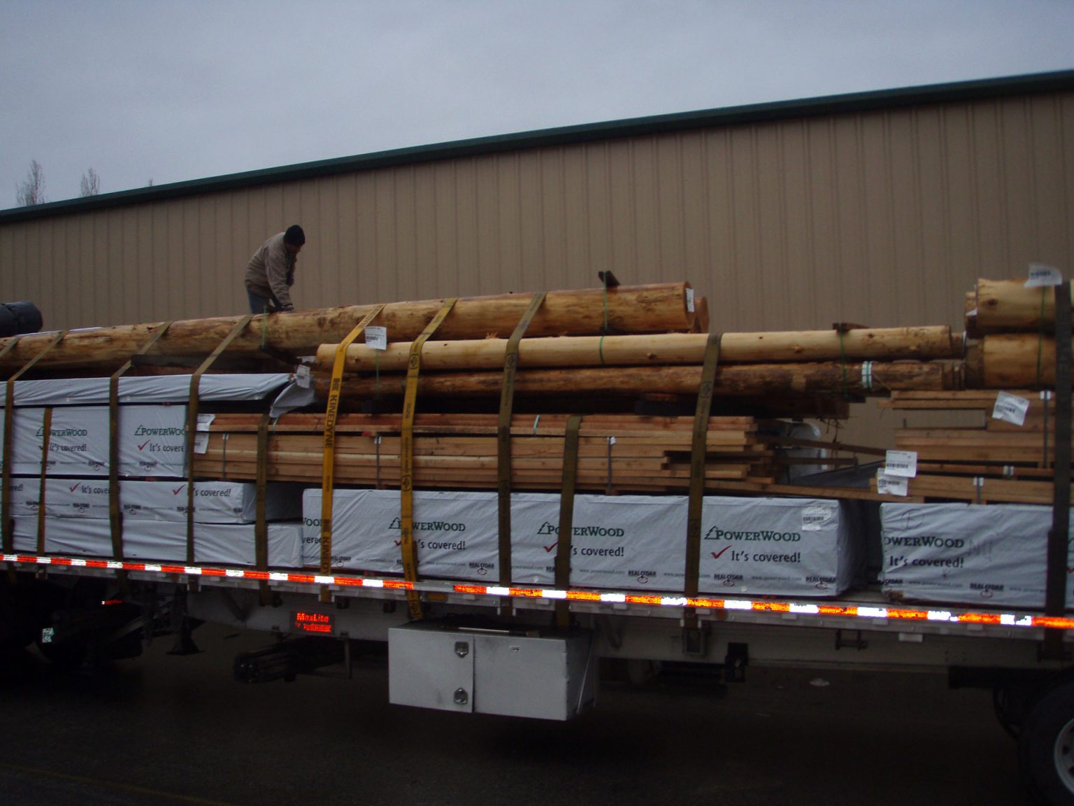 Cedar & Douglas Fir Logs | PowerWood Corp.
