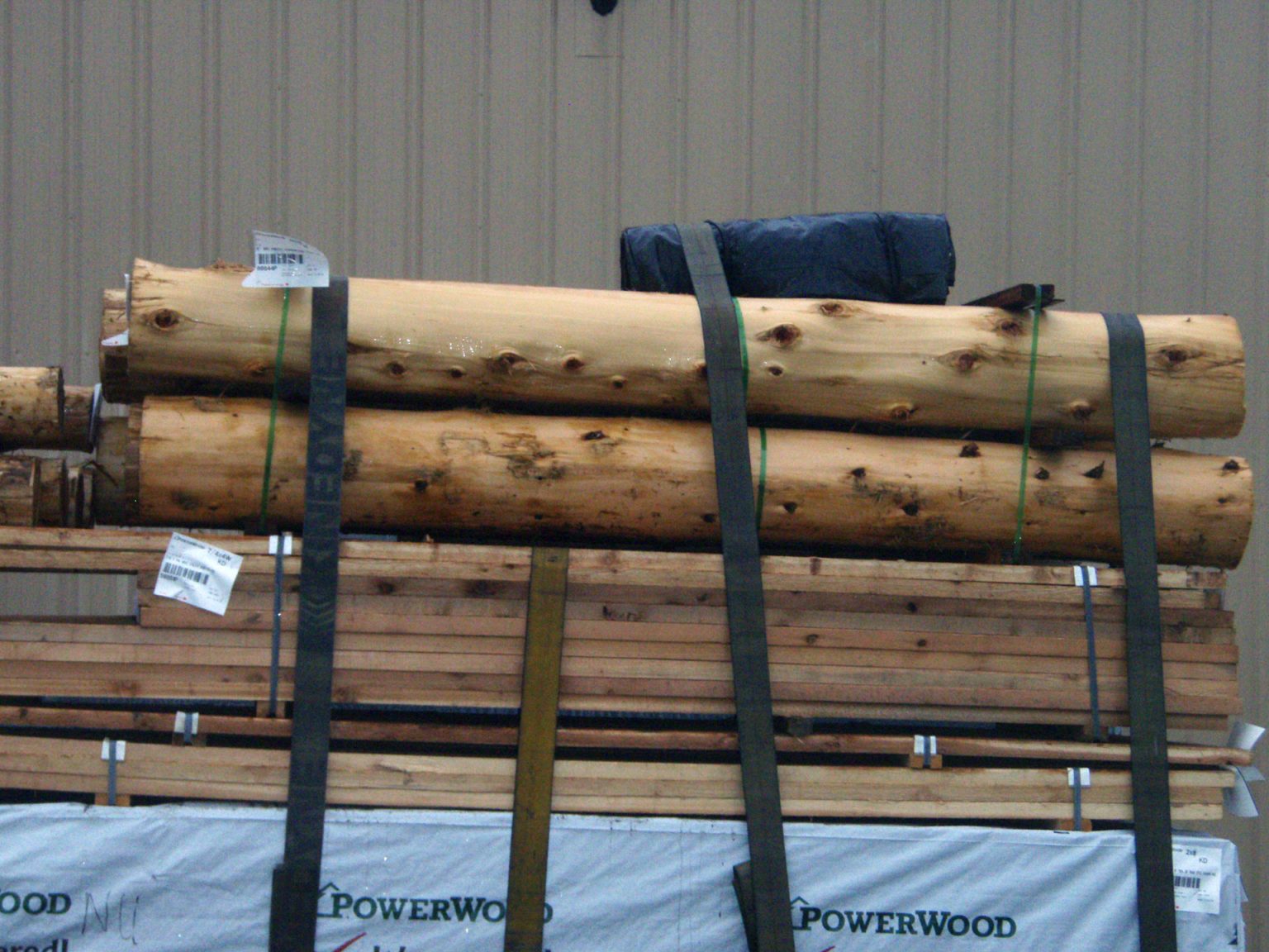 Cedar & Douglas Fir Logs | PowerWood Corp.